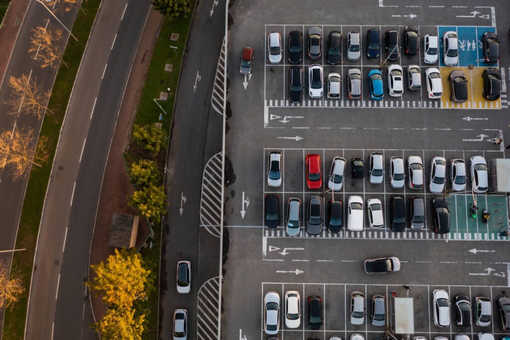 How to Find the Best Parking Spots: Tips and Apps for Drivers - ParkingArms